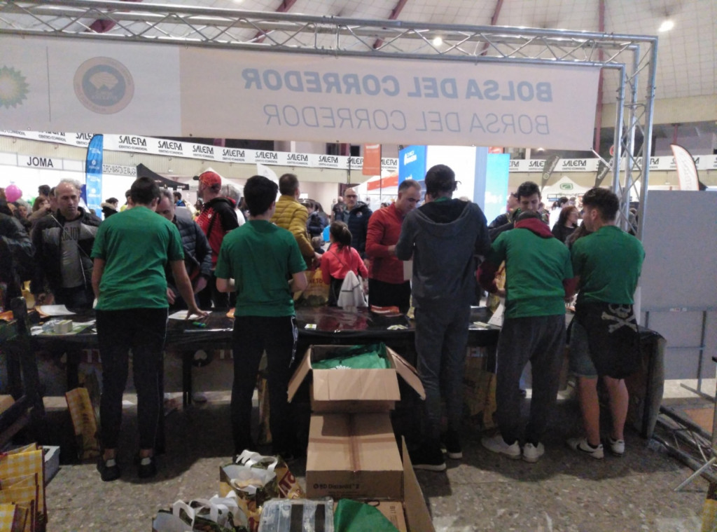 Jóvenes atendidos en la Residencia Socioeducativa ‘Pi Gros’ participan como voluntarios en la ...